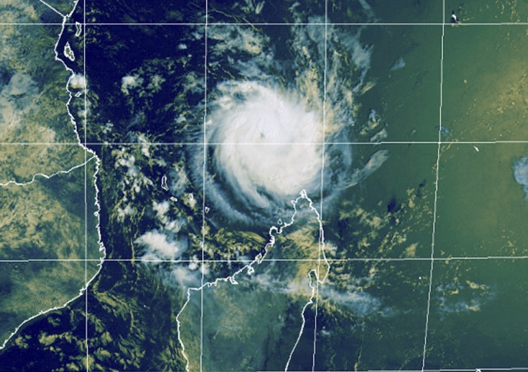 Belna évolue en cyclone : le point avec Météo France | Le Journal De ...